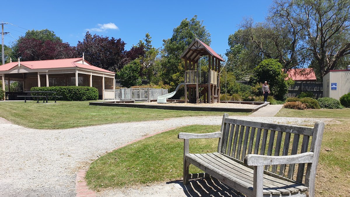 The lively little town of Loch Village - South Gippsland